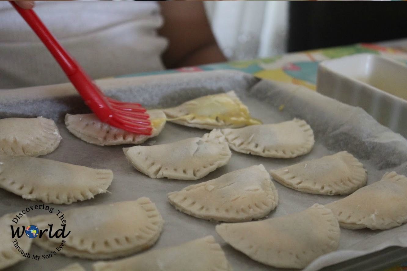 Cooking with Kids: Guava and Cream Cheese Pastry (Pastelillos de ...